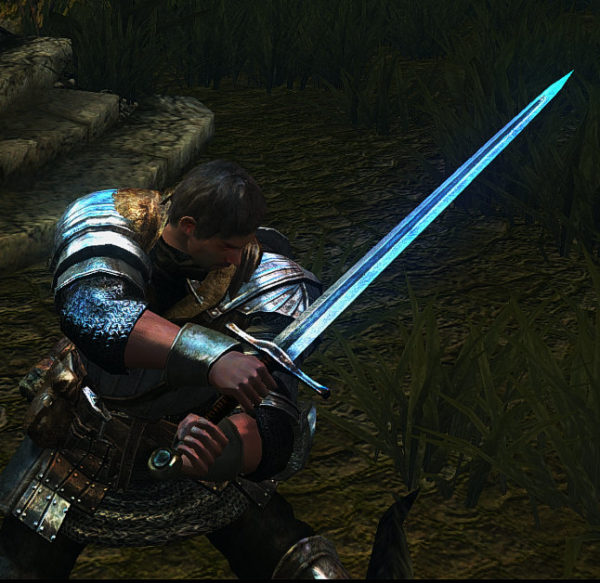 Two-Handed Weapons in Gaming - The Fandomentals